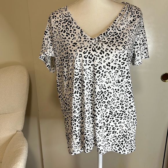 Zara | Tops | Zara Black White Leopard Print Top | Poshmark